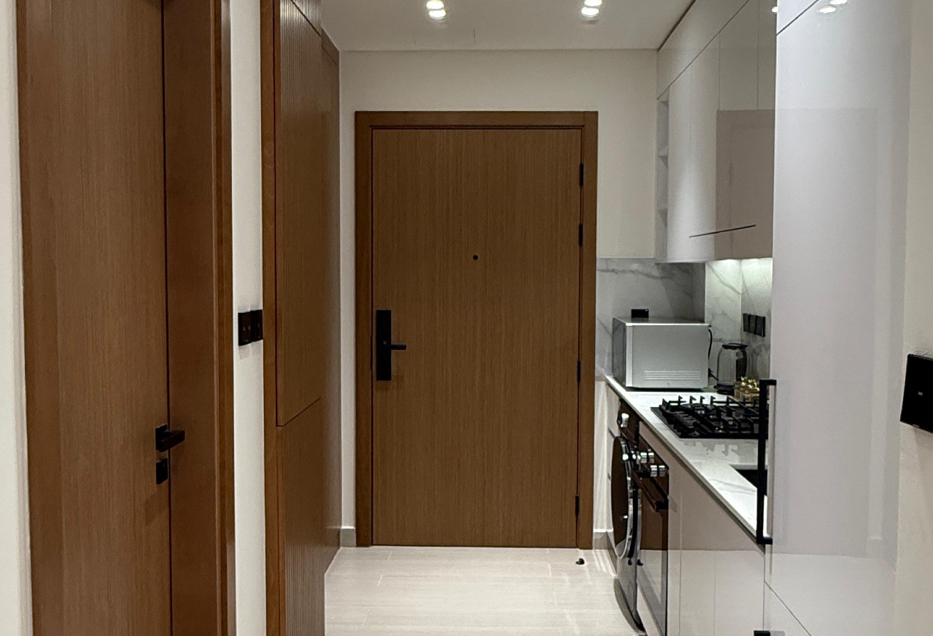 LUXURY STUDIO | BRIGHT AND SPACIOUS | GREAT LAYOUT
